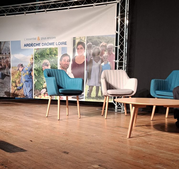 Location de fauteuil de scène, conférence, ... à Montélimar
